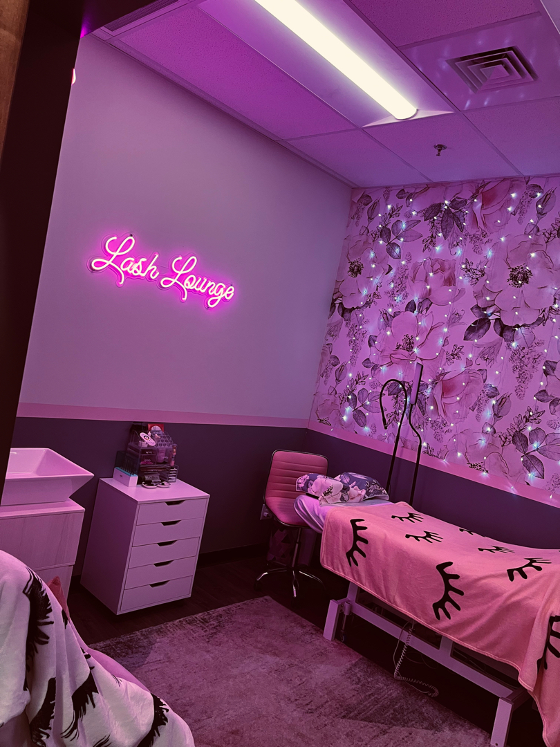 Lash Lounge